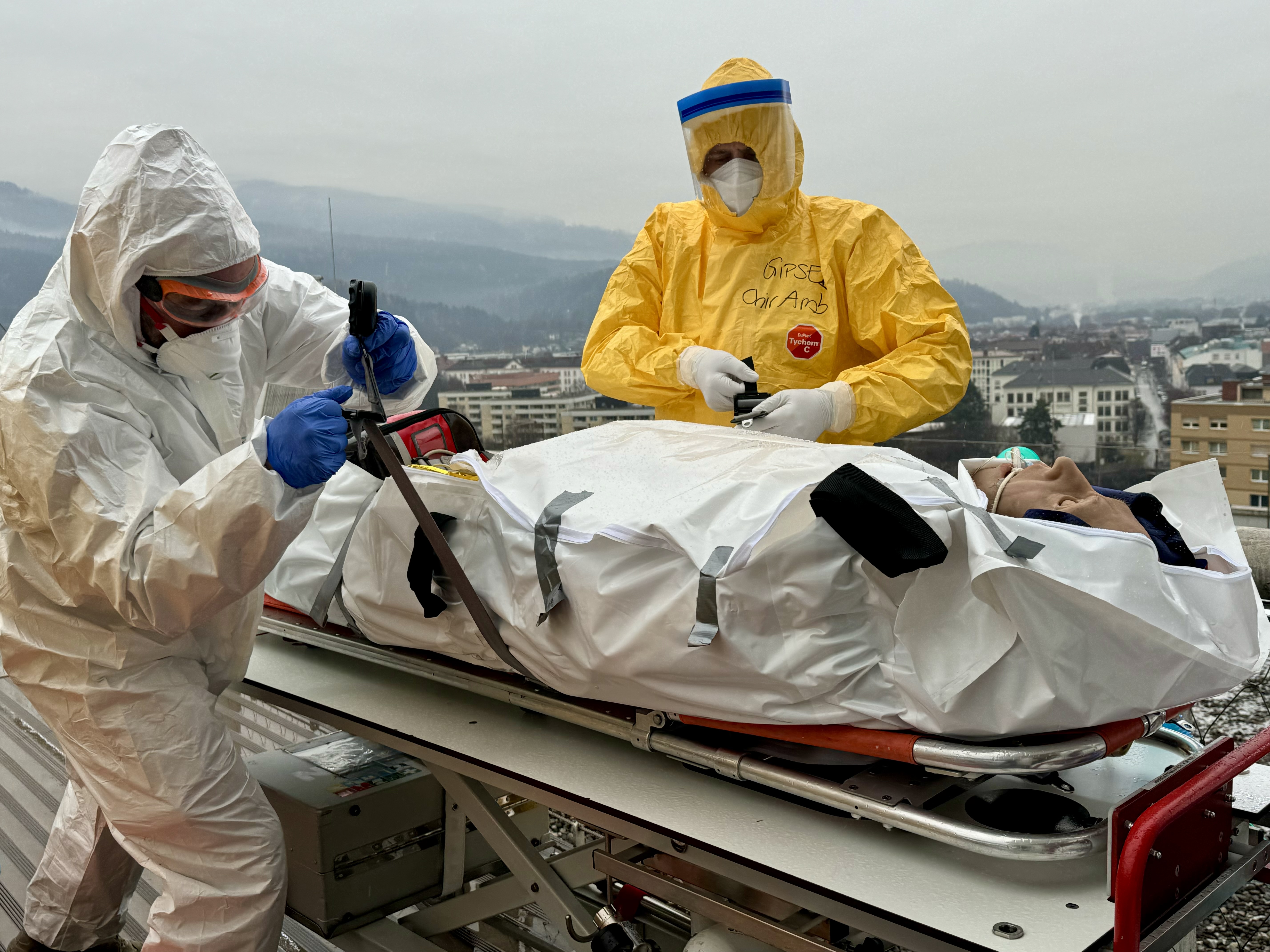 Vom Hubschrauberbrand bis zur Strahlungsopfer-Versorgung: Die KAGes übt ...