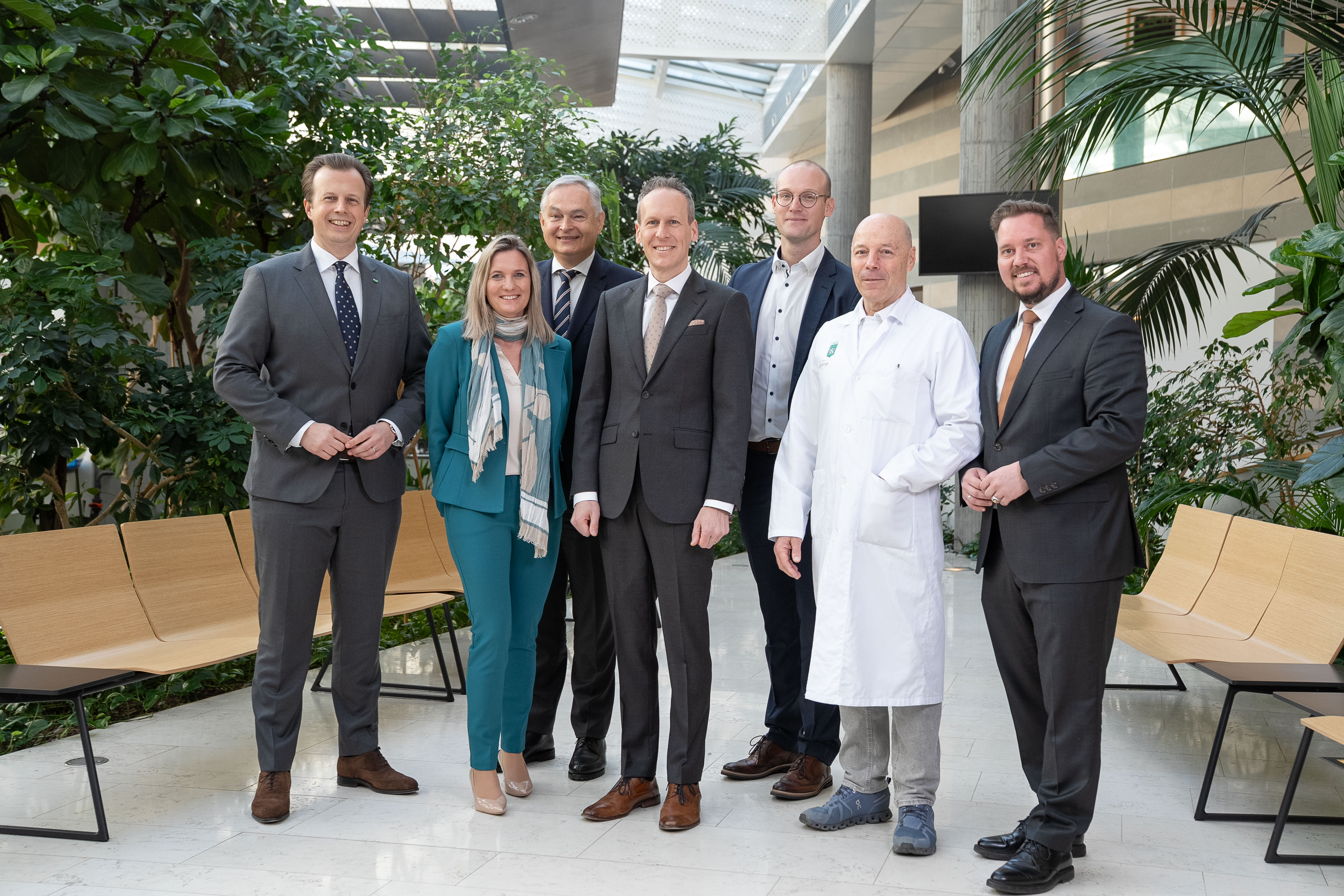 Neuer Primarius für die Abteilung Innere Medizin und Pneumologie am LKH ...